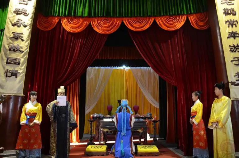 What Do The Chinese Worship? – Ancestor Veneration In China