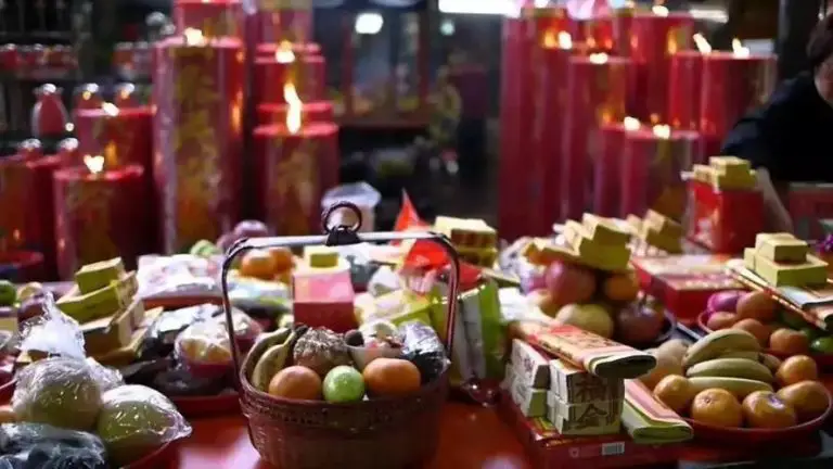 What Is Tu Di Gong in Mythology?-Dizhu Shen