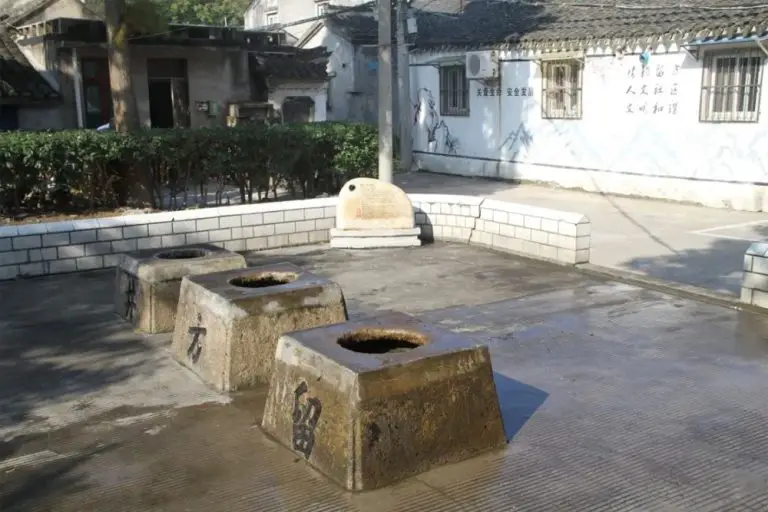 The Tradition of Carrying the Well Maiden in Zhoushan